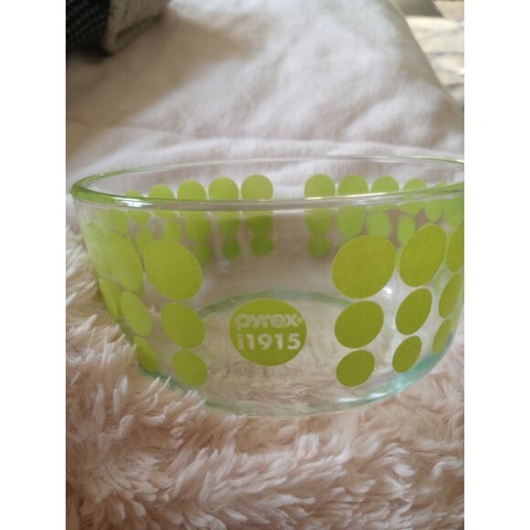 Pyrex | Kitchen | Pyrex 915 10th Anniversary Green Polka Dot 1 Qt ...